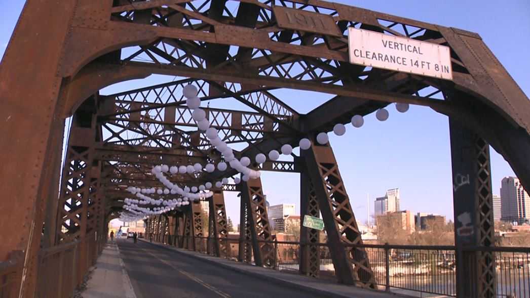 I Street bridge designers seek input from community