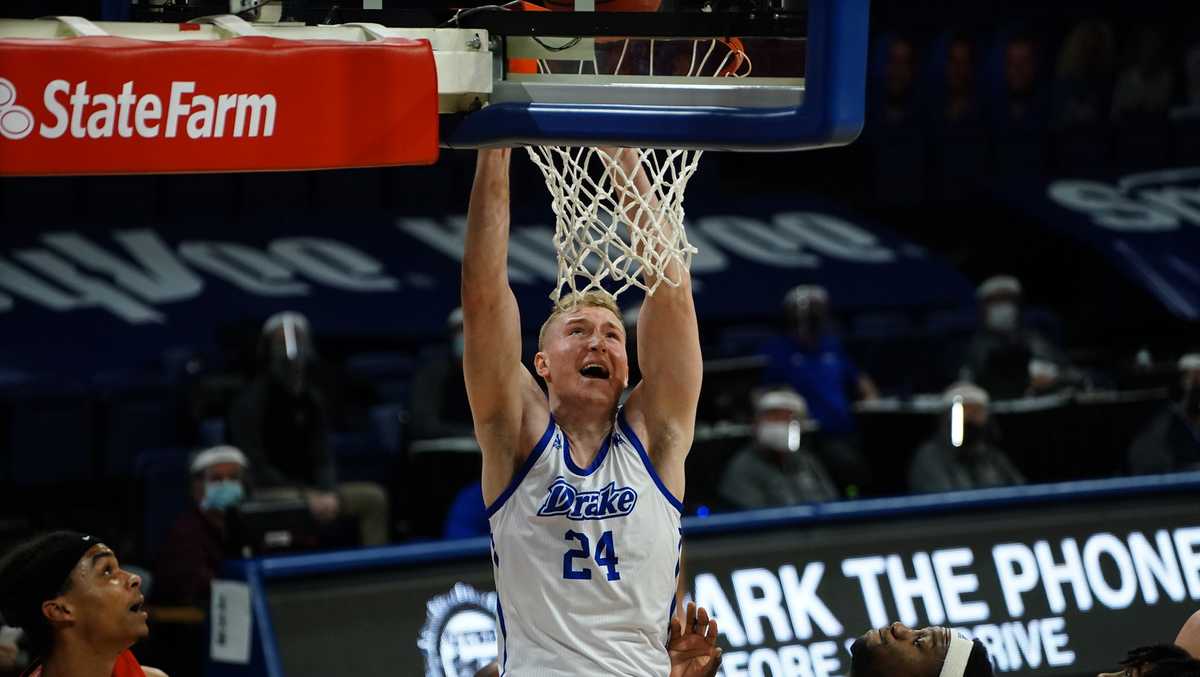 Drake now 16-0 after edging Illinois State 78-76 in OT