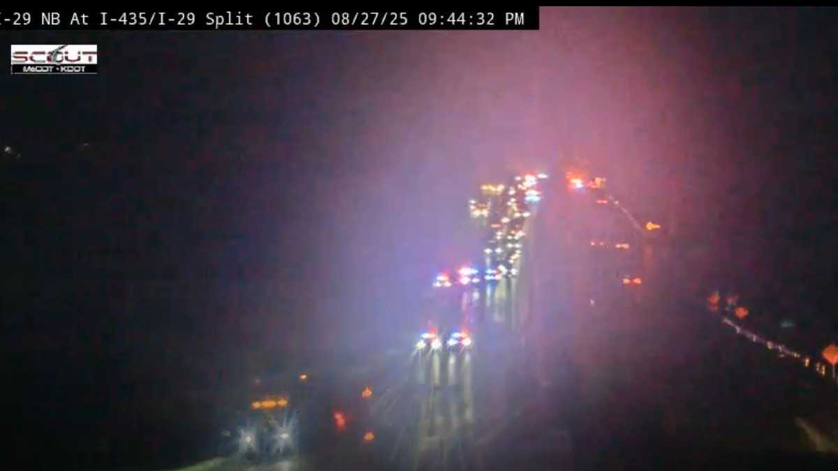I-29 crash: Overturned semi closes southbound lanes near Kansas City ...