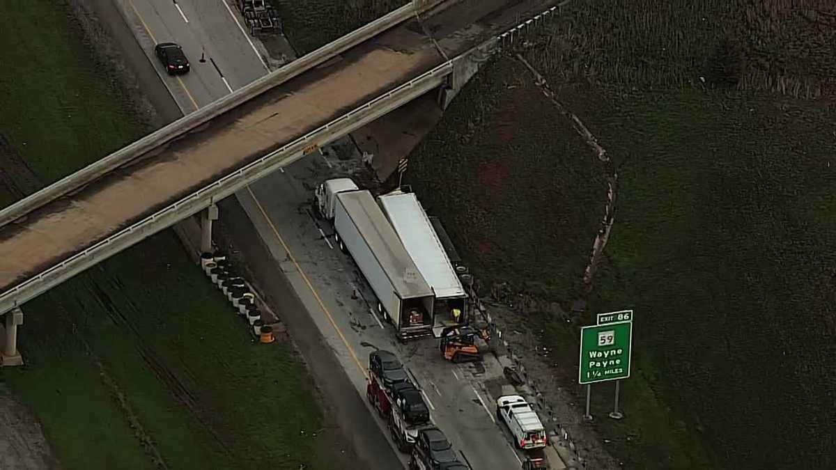 ODOT: Crash briefly closes northbound lanes of I-35 near Wayne