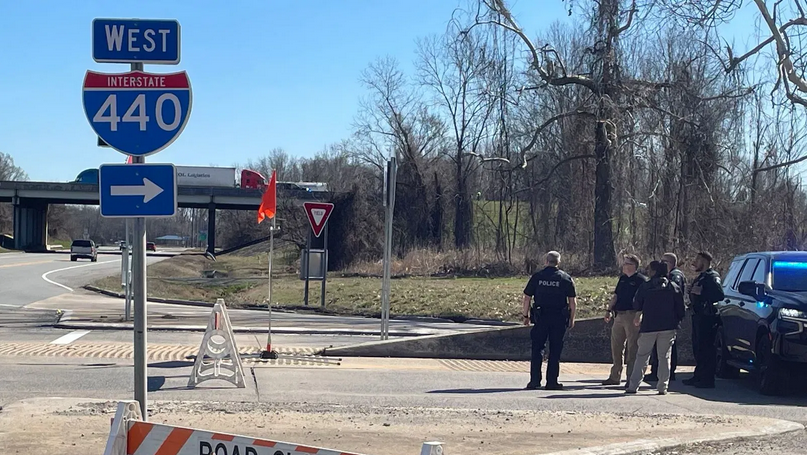 Bodies of woman, child, found off interstate in North Little Rock ...