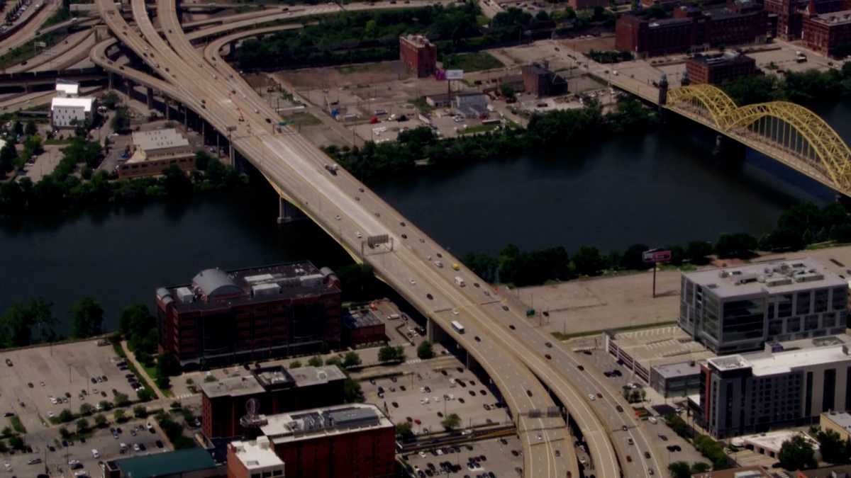I-279 crossover for southbound traffic into Pittsburgh