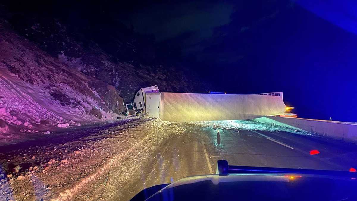 Westbound I-80 reopens after jackknifed big rig blocked lanes near ... Westbound I-80 reopens after jackknifed big rig blocked lanes near ...