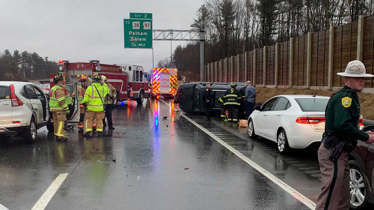 Rollover crash shuts down southbound lanes of I-93