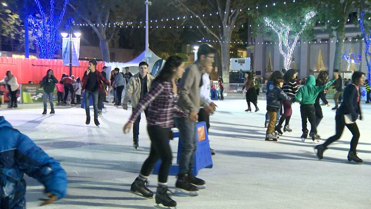 Opening night draws hundreds of skaters to Sacramento ice rink