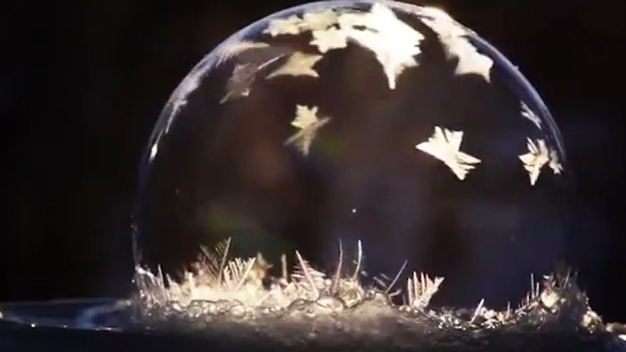 WATCH: Beautiful ice bubbles in Minnesota form at 5 degrees