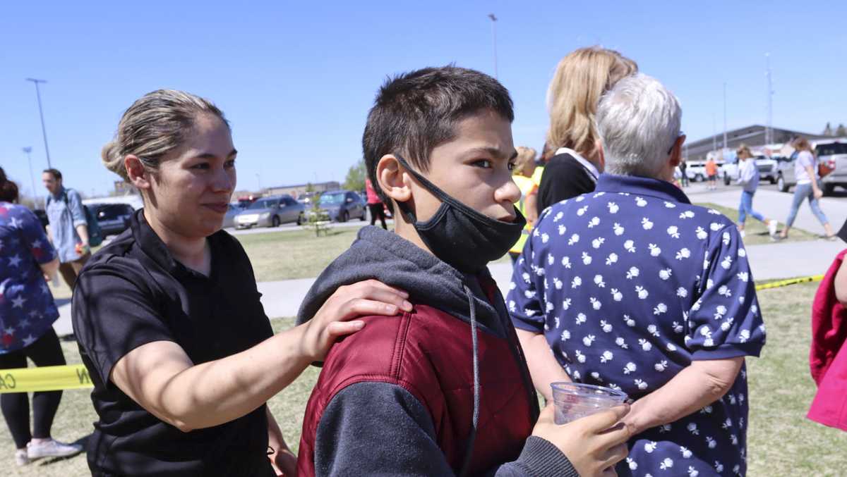 Sixth-grade girl shoots 3 people at Idaho middle school before teacher ...