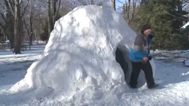 Man's homemade igloo has real, working fireplace
