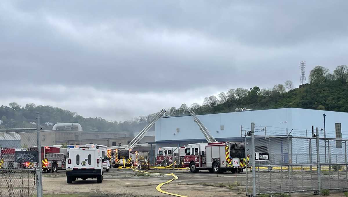 Crews battle 4-alarm fire in Lawrenceville, firefighter injured