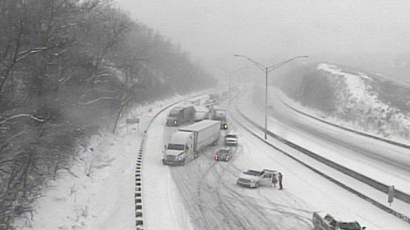 Crash on I-71 northbound blocking multiple lanes in Silverton