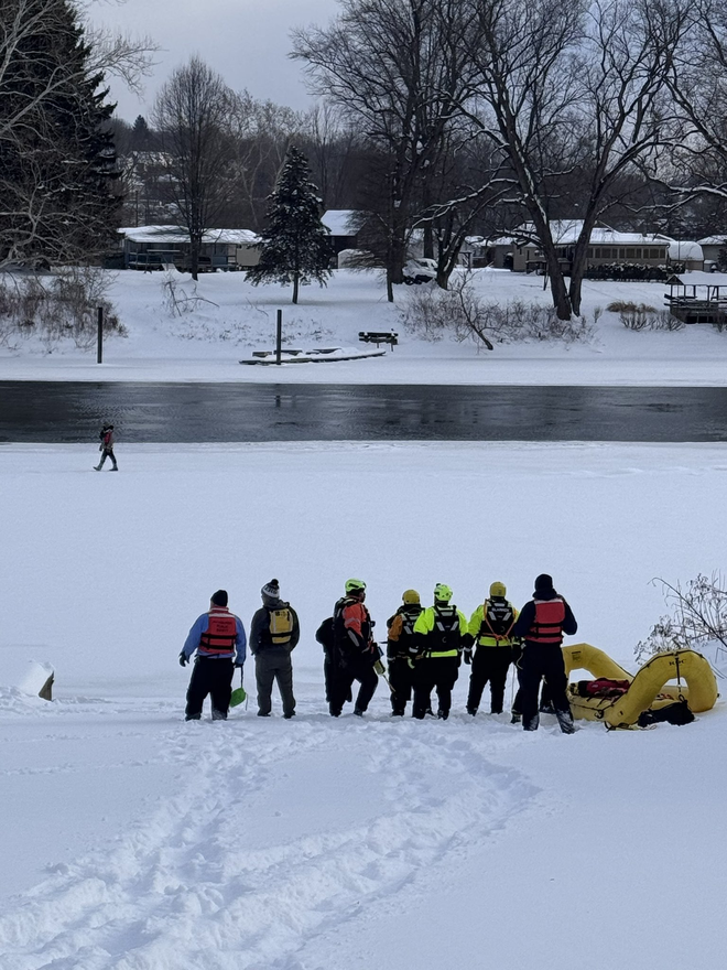 Man taken into custody after running on Allegheny River to flee from police