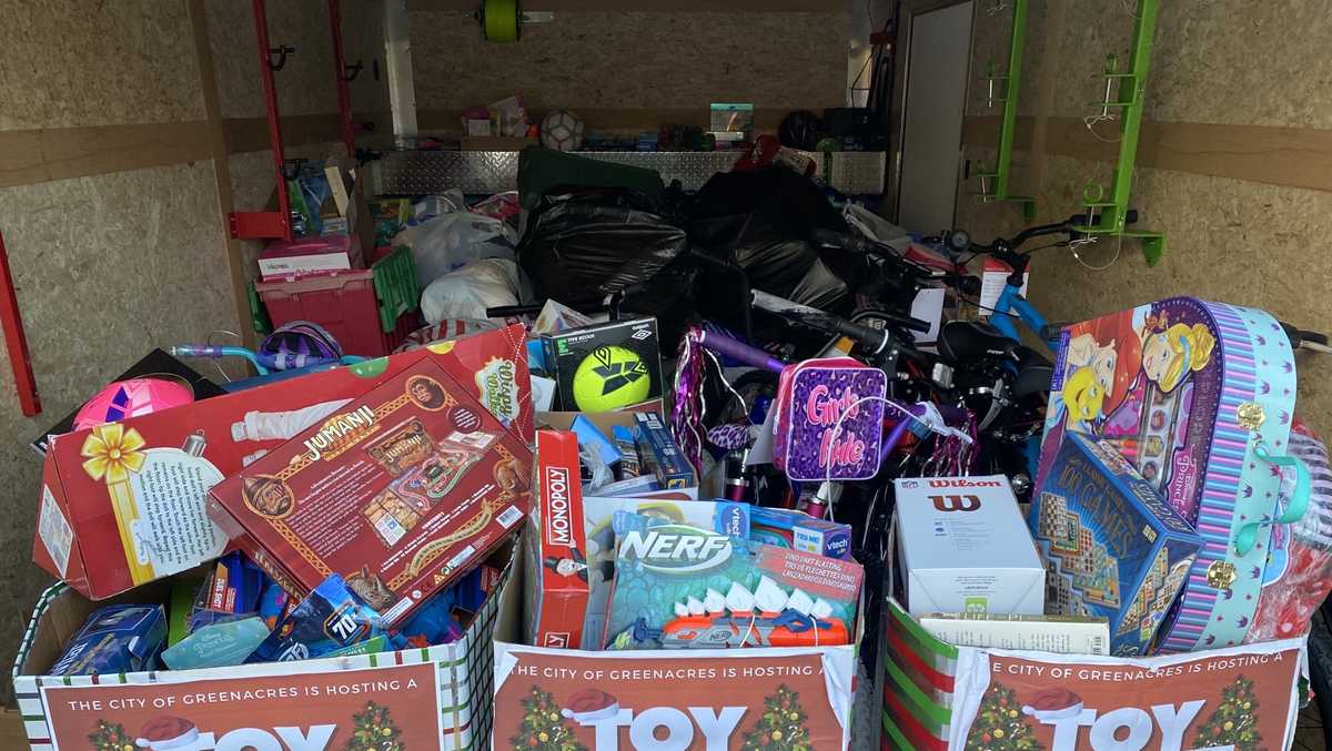 Florida comes together to fill toy drive after Ian