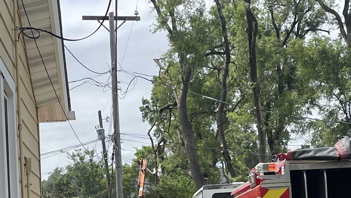 Omaha firefighters rescue man stuck in bucket truck