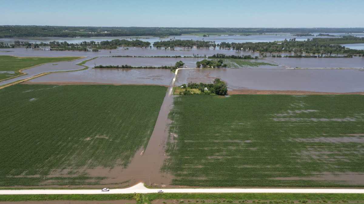 Missouri River levels, flooding impacts: Nebraska, Iowa
