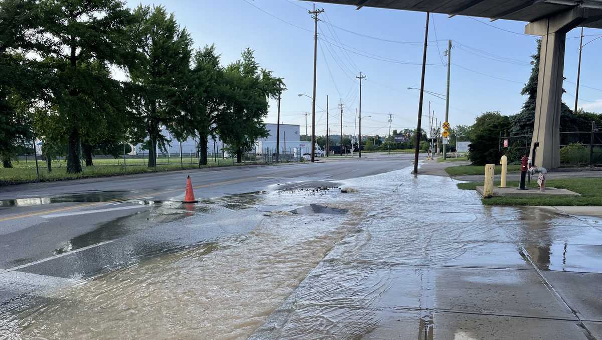 Water main line breaks, causing lane closure