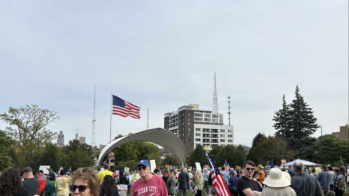Omaha 'No Kings' demonstration draws thousands