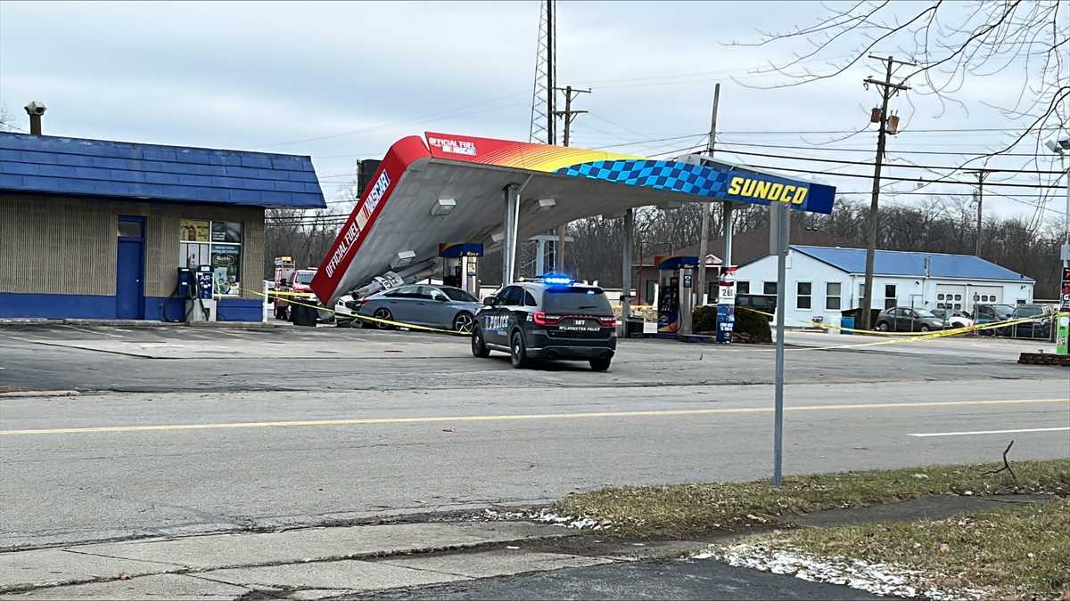Sunoco gas station canopy collapses in Wilmington; cause remains unknown