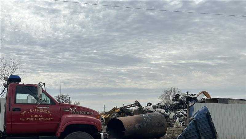 Iowa salvage yard explosion kills one person