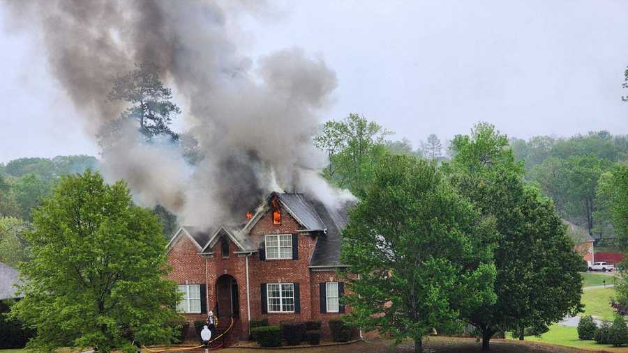 Fire damages house in Helena