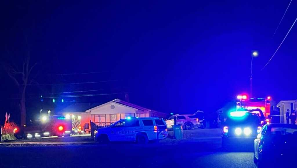 Police officer and suspect injured in Alabama shootout
