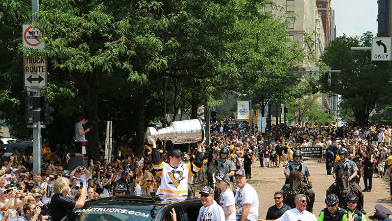 Photos: Penguins victory parade brings large crowd to Pittsburgh