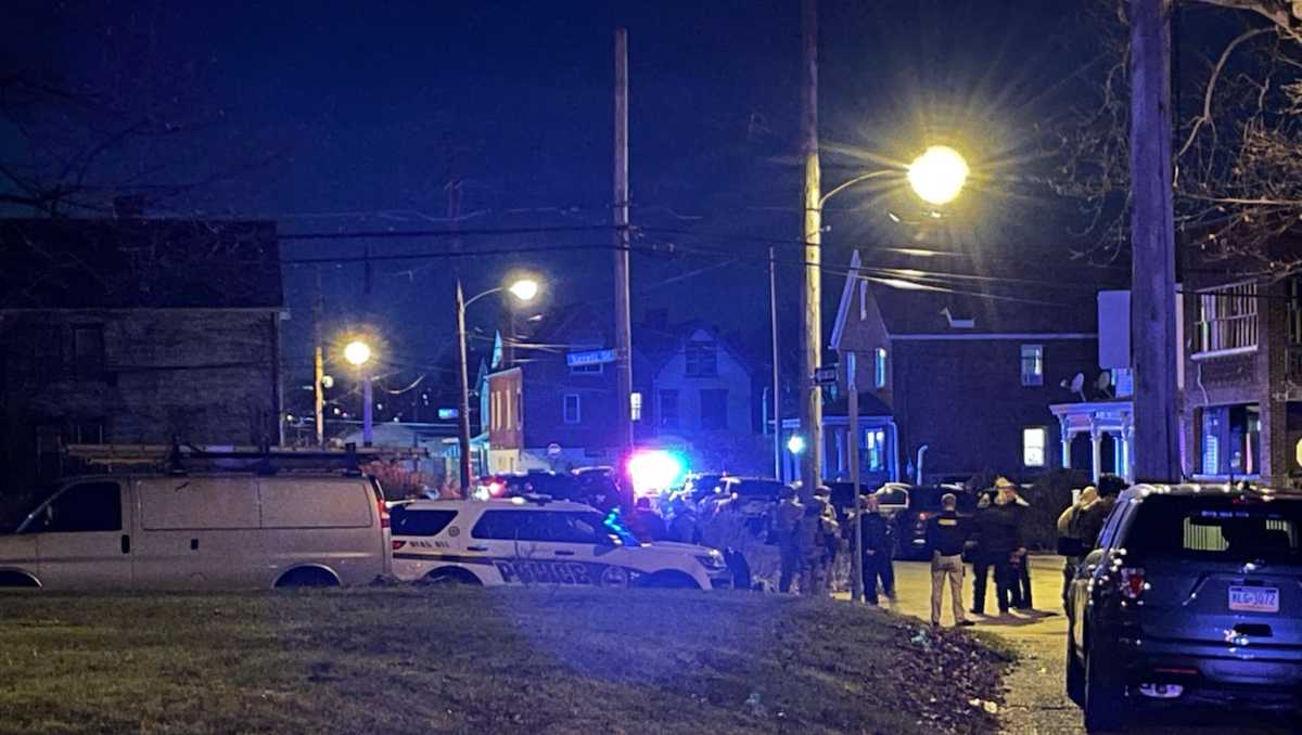 SWAT team responds to home in Pittsburgh's Larimer neighborhood