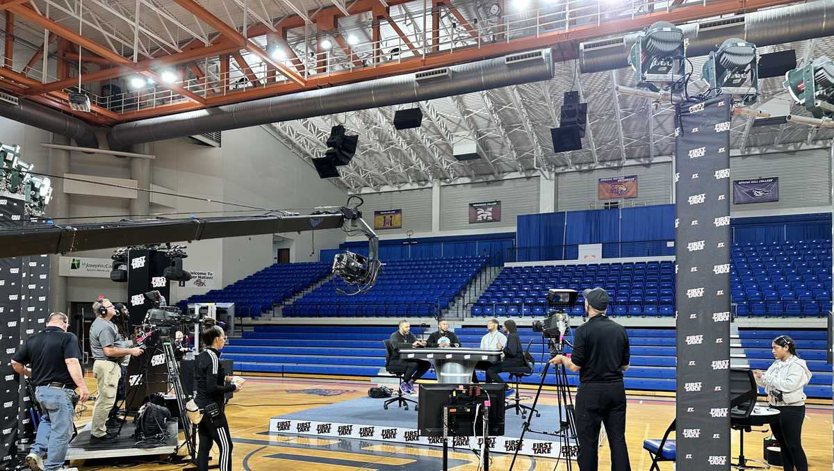 Georgia: A look inside ESPN live show in Savannah