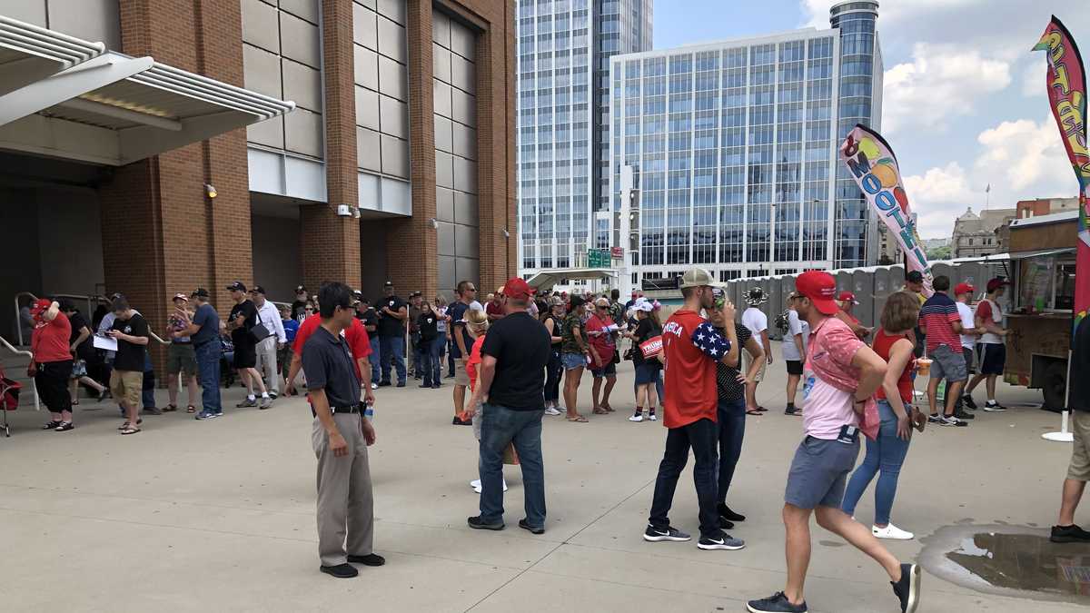 Photos from inside and outside of Donald Trump's Cincinnati rally