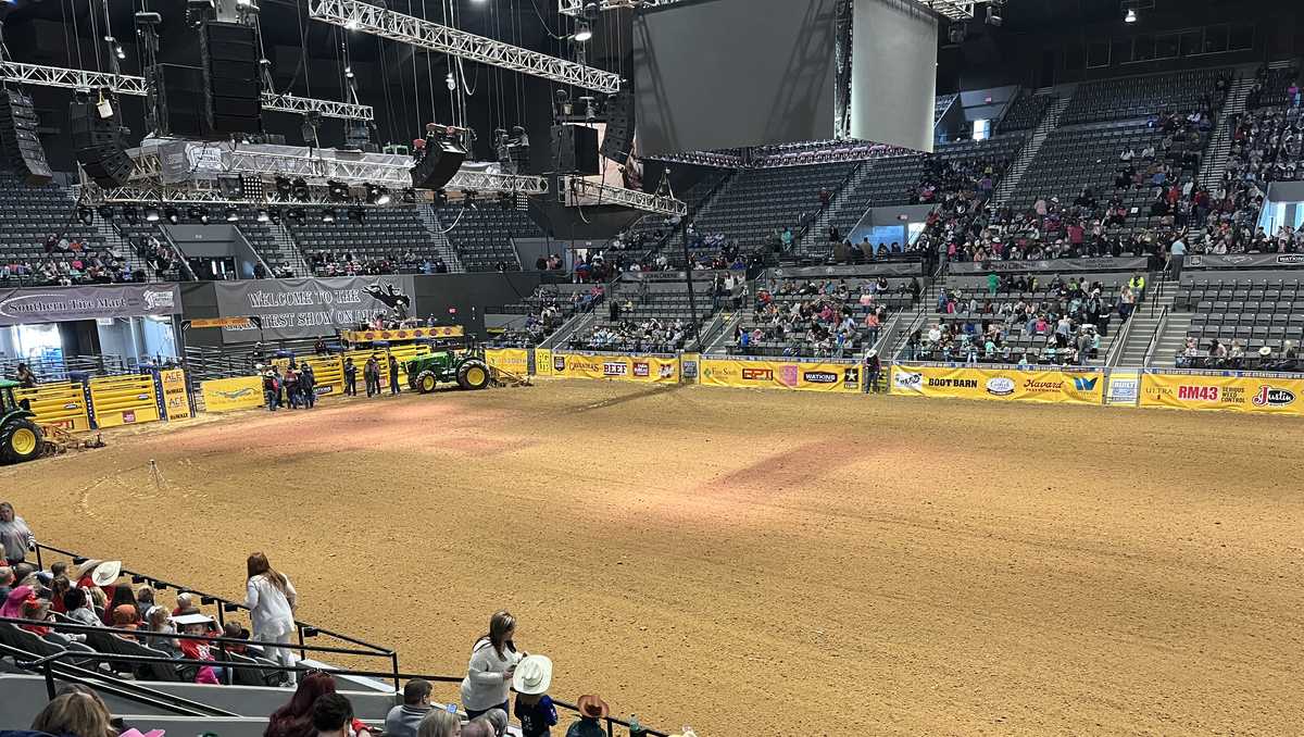 Thousands of students enjoy 'Kids Day' at the Dixie National Rodeo