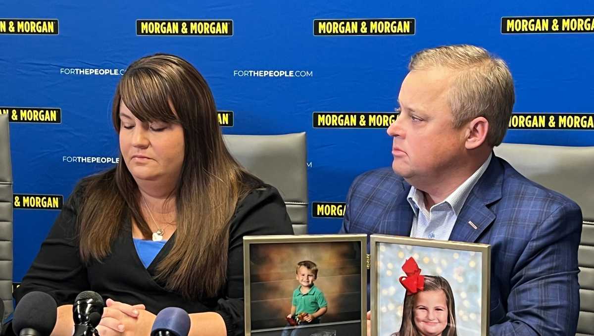 Louisville kids killed in 2020 crash at mini-golf course: Parents file ...