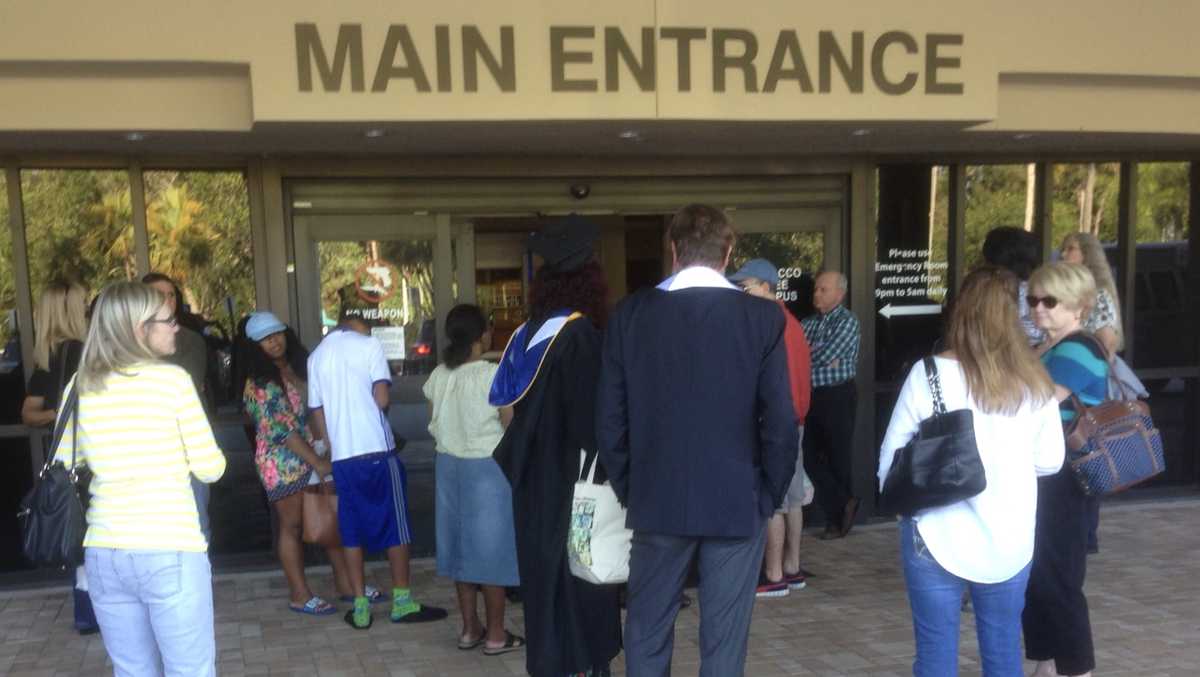 Lockdown lifted at JFK Medical Center after bomb threat