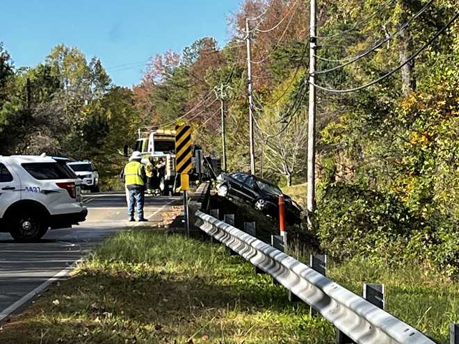Car goes off bridge into Jefferson County ravine, killing driver