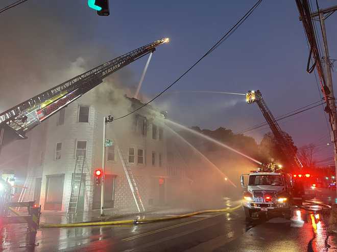 Bennington apartment building goes up in flames, cause of fire unknown