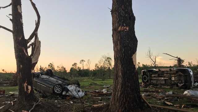Tornadoes damage 100 homes, kill 4 in Jefferson Davis County