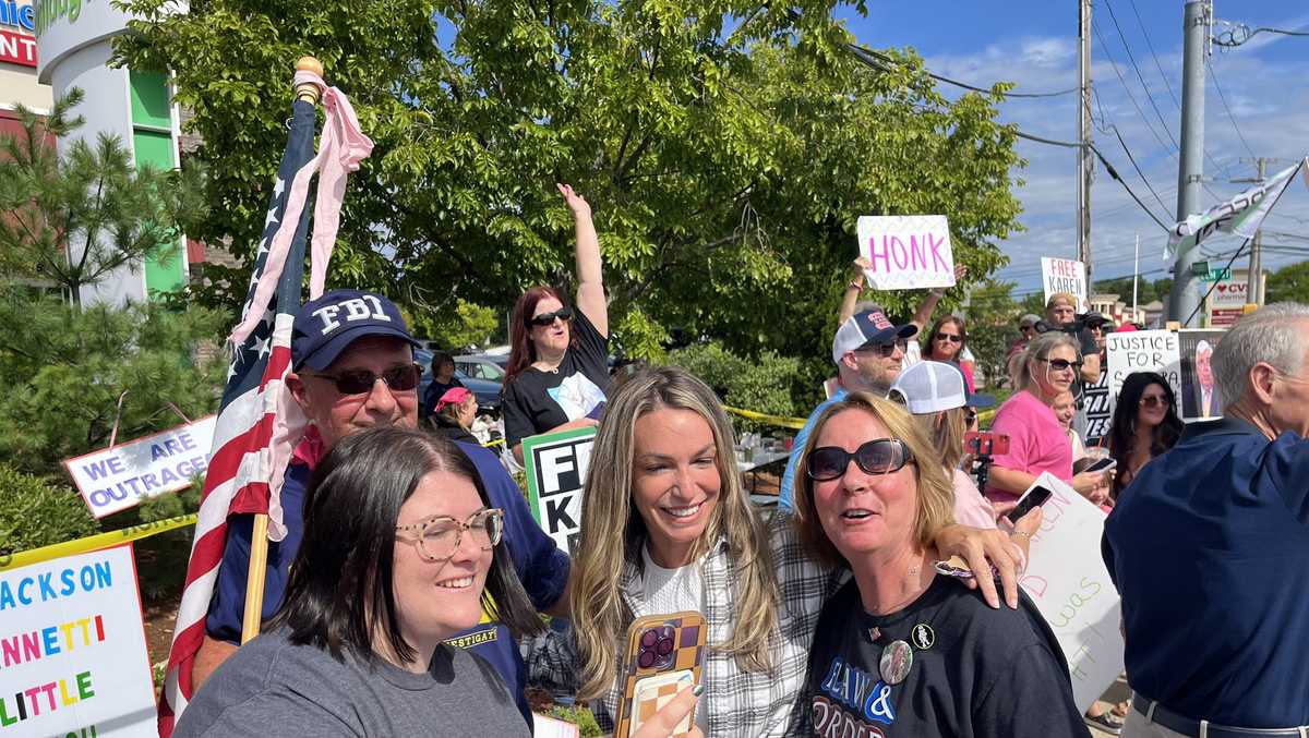 Karen Read visits supporters at Labor Day demonstrations