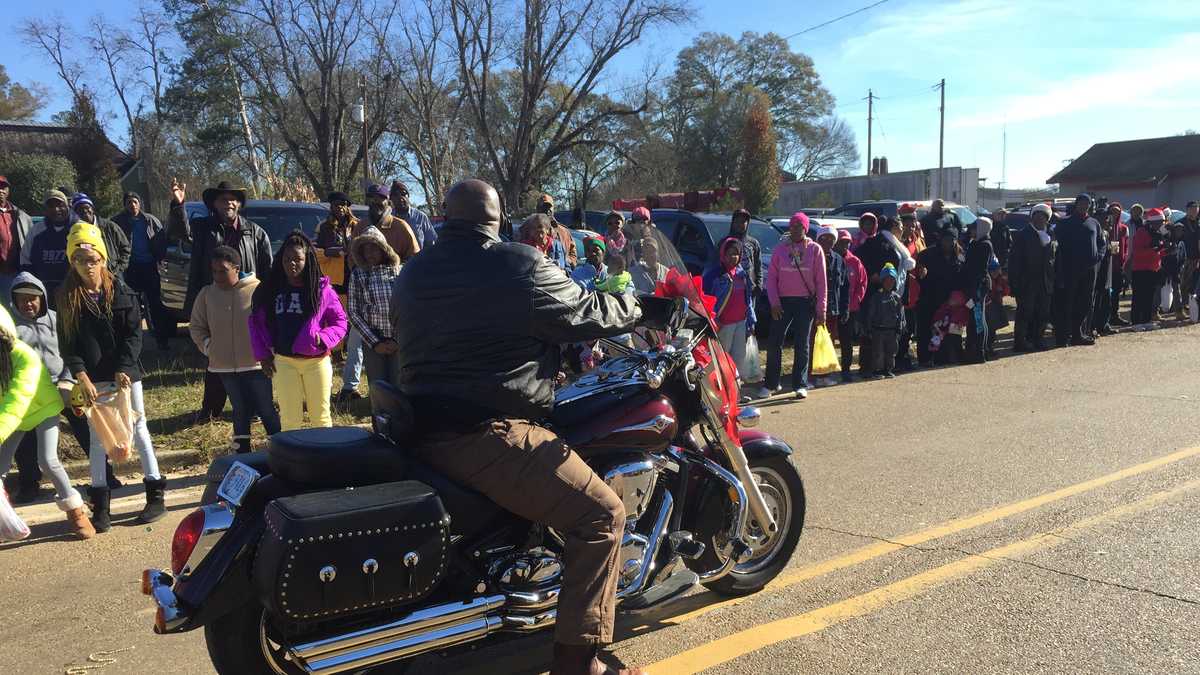Santa Rolls through Bolton