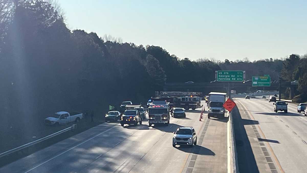 Live: Crash blocks all lanes on I-385 headed into downtown