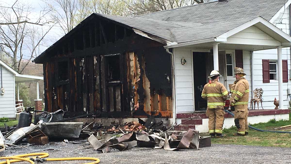 IMAGES: Fire fighters tackle fire in Clark County