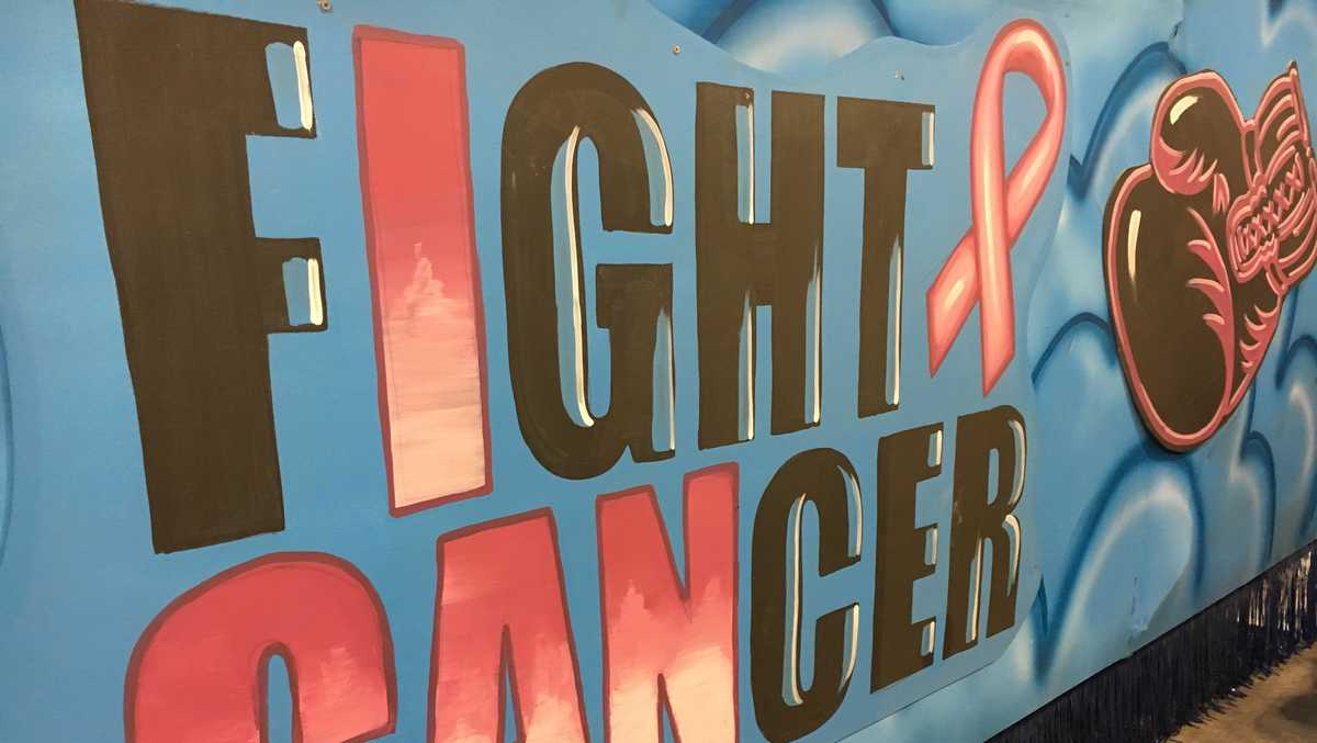 'Fight Cancer' float rolls Friday night in Selene parade