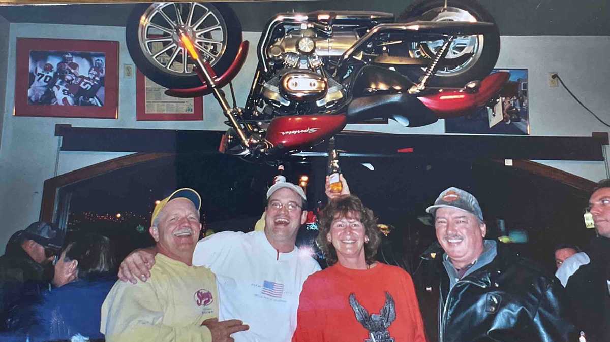 Steny's Milwaukee 40th anniversary block party