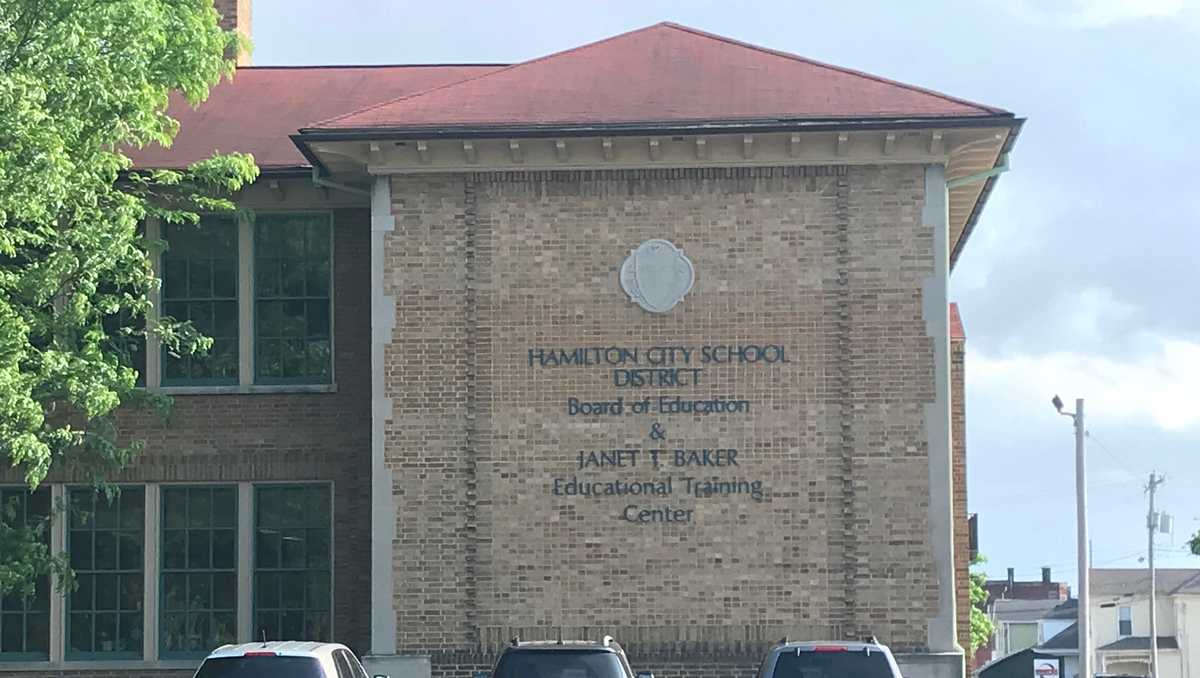 Sheriff urges school districts to install metal detectors