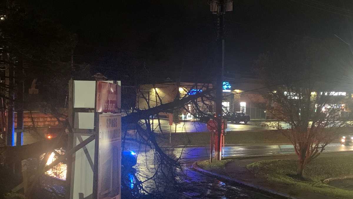 Severe thunderstorms cause damage, multiple power outages throughout Pittsburgh
