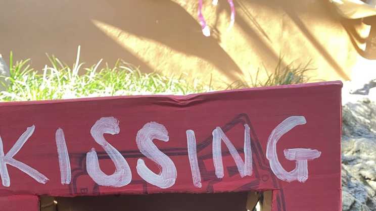 Alabama zoo spreads the love with special Valentine's Day display