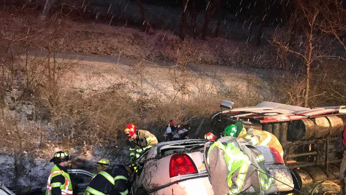 Two trapped following crash along I-70 in Washington County