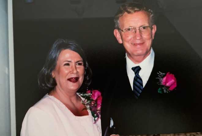 Rogers doctor passes away due to COVID-19