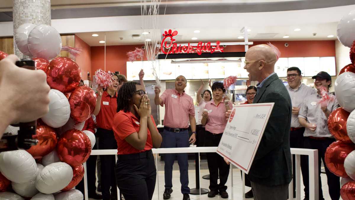 VIDEO: Cincinnati Chick-fil-A worker surprised with $25,000 scholarship