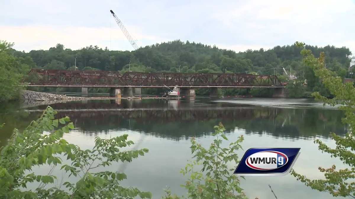 People urged to stay away from Lilac Bridge in Hooksett for safety reasons