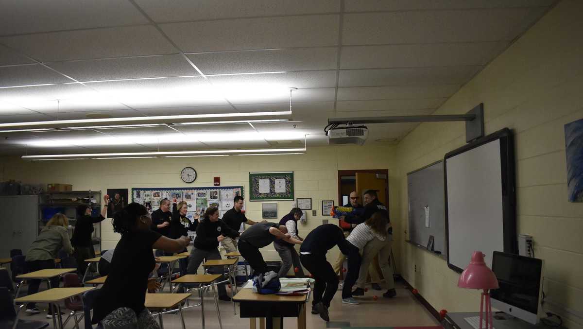 Weare police offer active shooter response training