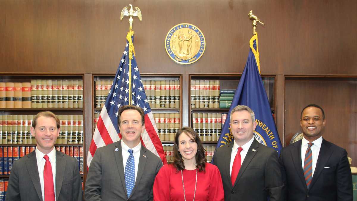 Kentucky's new constitutional officers officially sworn in