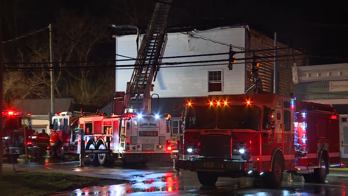 Crews fight large fire overnight in Independence